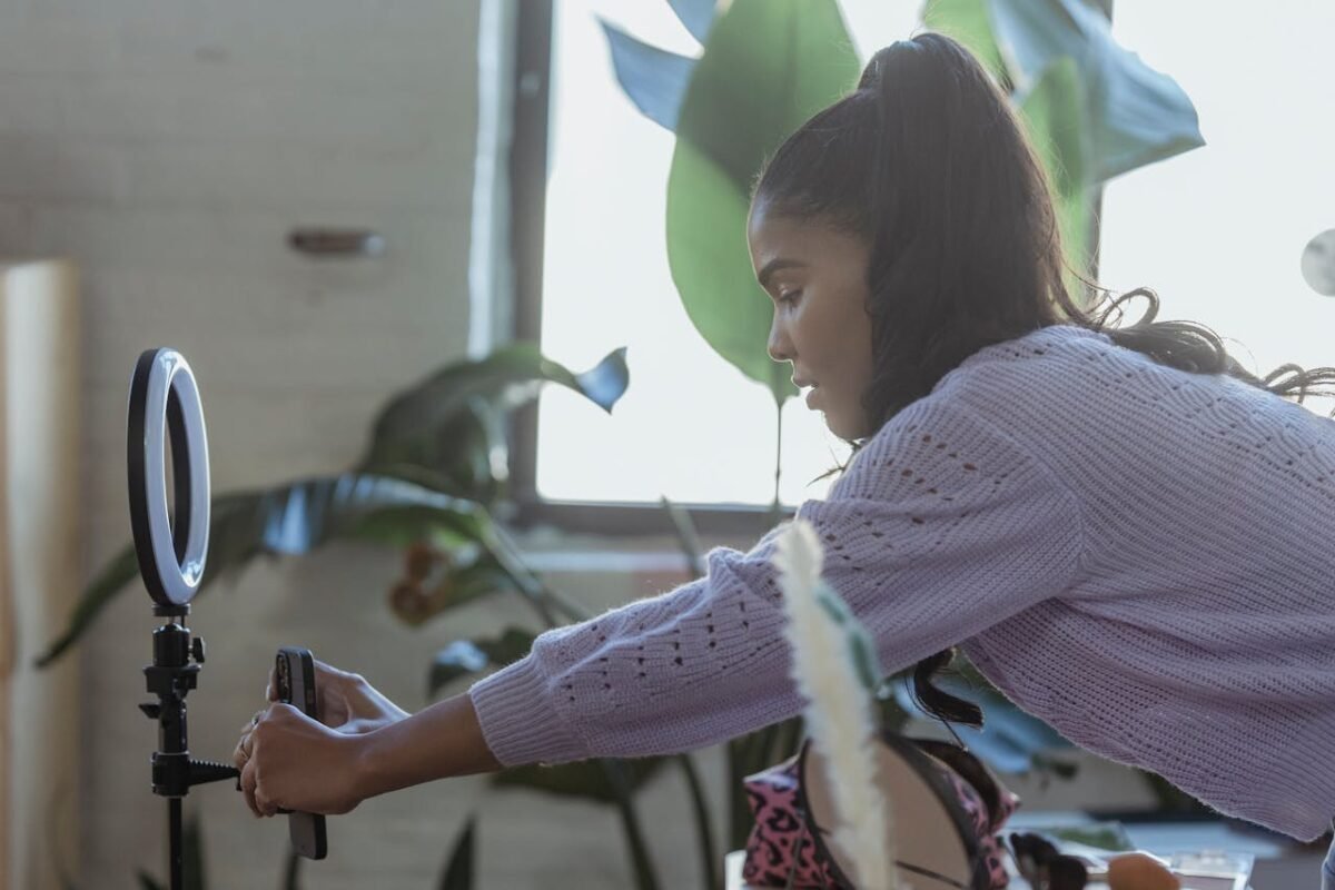 Introducing the Life of an Online Icon: Lily Starfire - Business Magazine